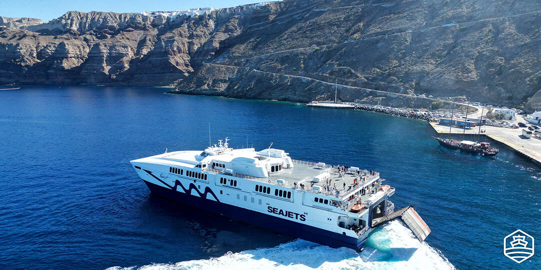 Ferry de Naxos à Santorin: Billets, horaires, prix